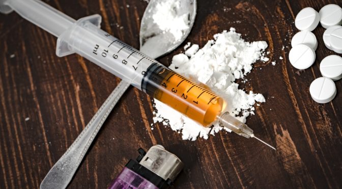 Drogenabhängigkeit: Heroin und Kokain