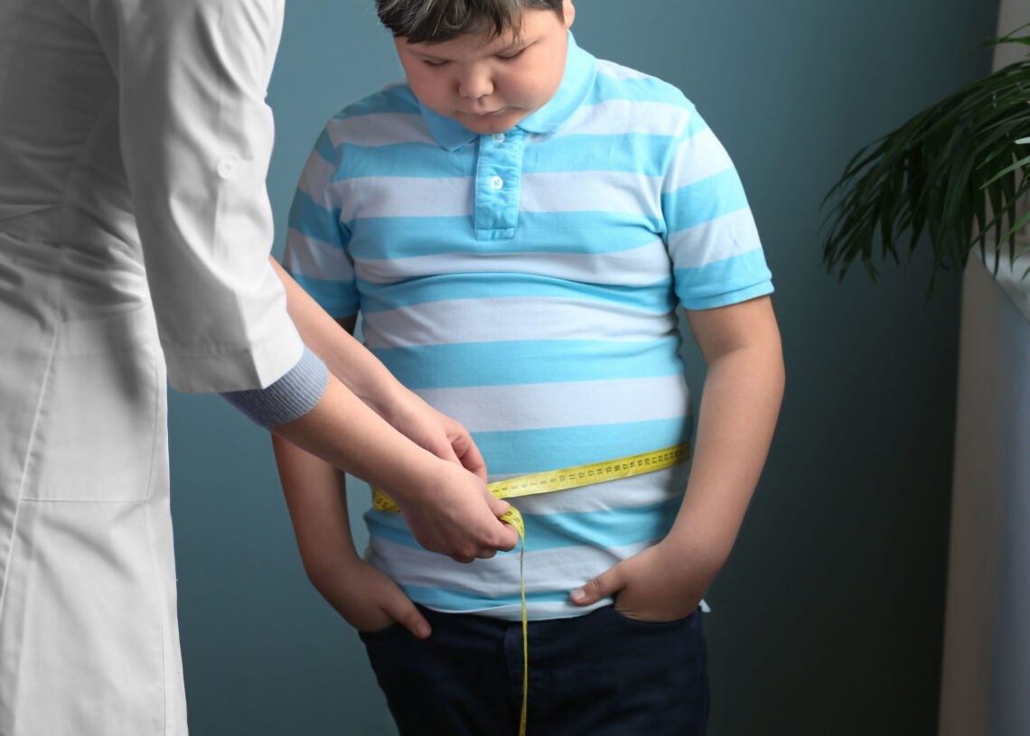 Fester Bierbauch, Hüftspeck und Blähbauch: Wie Männer den dicken Bauch ...