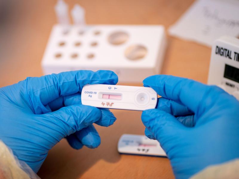 Corona-Schnelltests sollen verstärkt zum Einsatz kommen – Heilpraxis