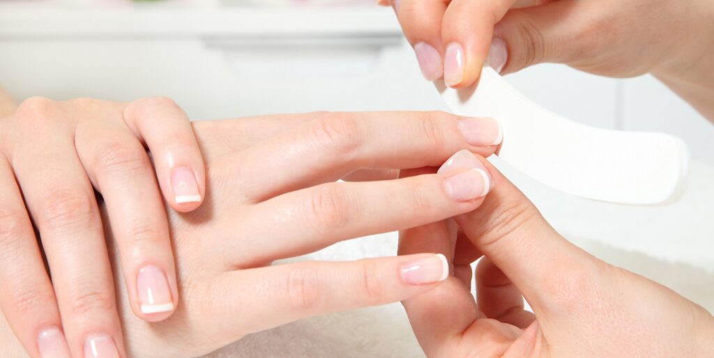 Nagelablösung – Ursachen und Behandlung – Heilpraxis
